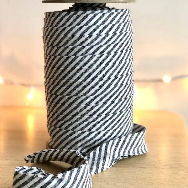 Bias Quilt Binding Black Linen Stripe - country clothesline